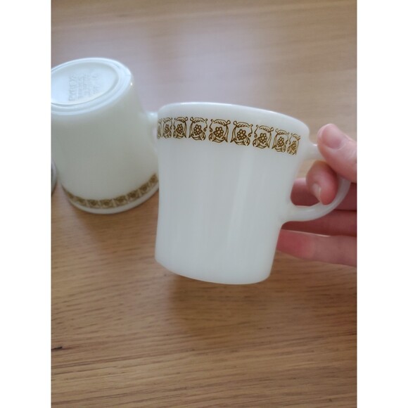 Pyrex | Dining | Vintage Pyrex Tiburon Pattern 4 Mug Set | Poshmark